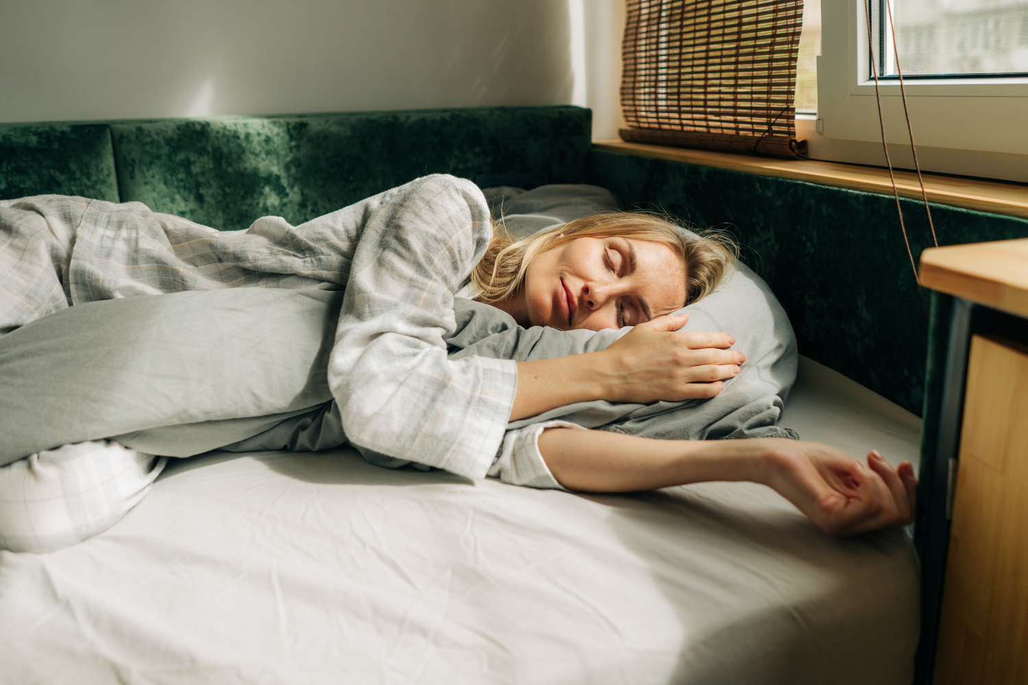 The Best Sleeping Position for Longevity and Health – Mécène Market